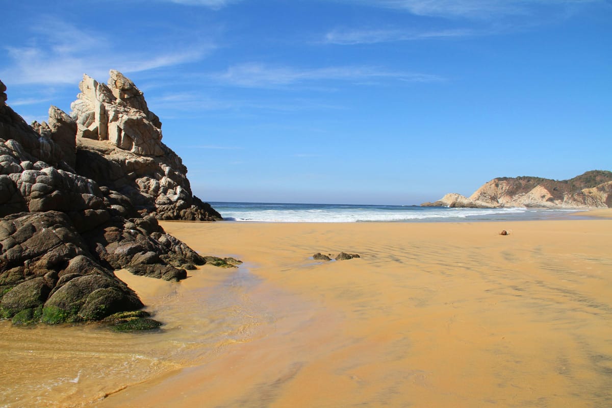 Faro de Bucerias Michoacan Las mejores playas de Mexico